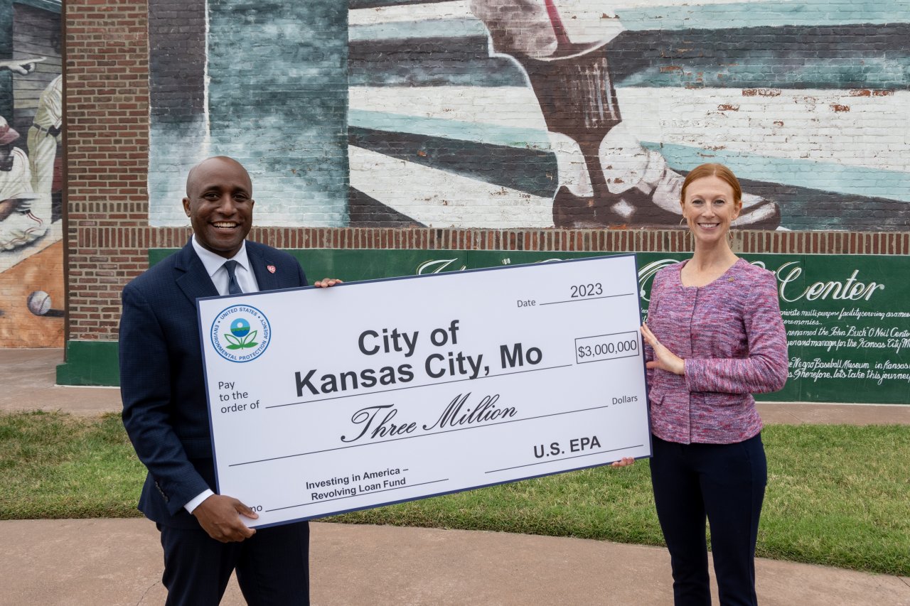 EPA Region 7 Presents $3M Check to City of Kansas City, Missouri, After ...